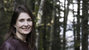 Re-elect Victoria Hunt